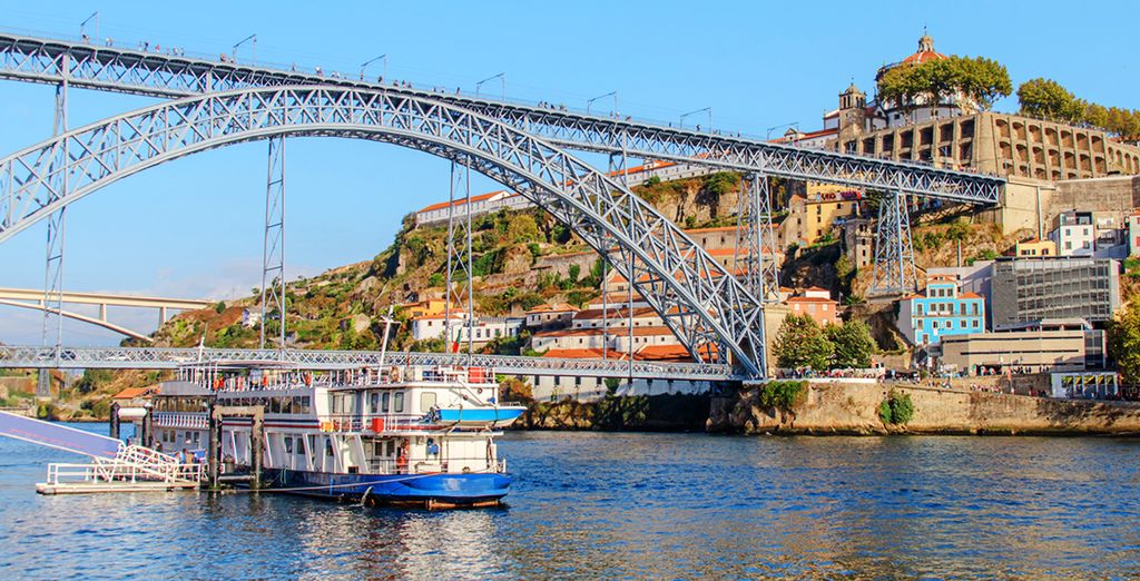 Invicta Ribeira Boat Hotel - Porto - Fino a -70% | Voyage Privé