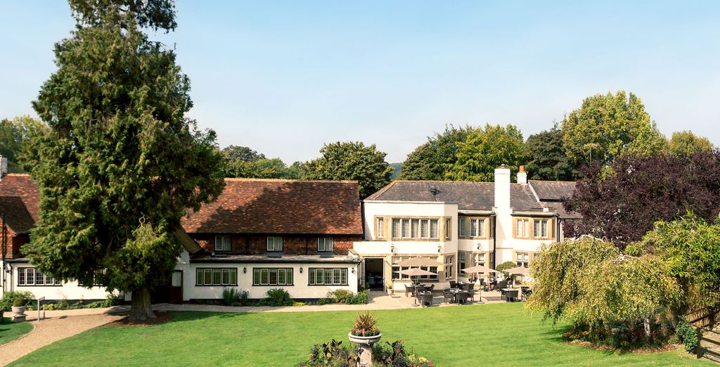 Mercure Box Hill Burford Bridge Hotel 4* - Surrey - Up to 70% off ...