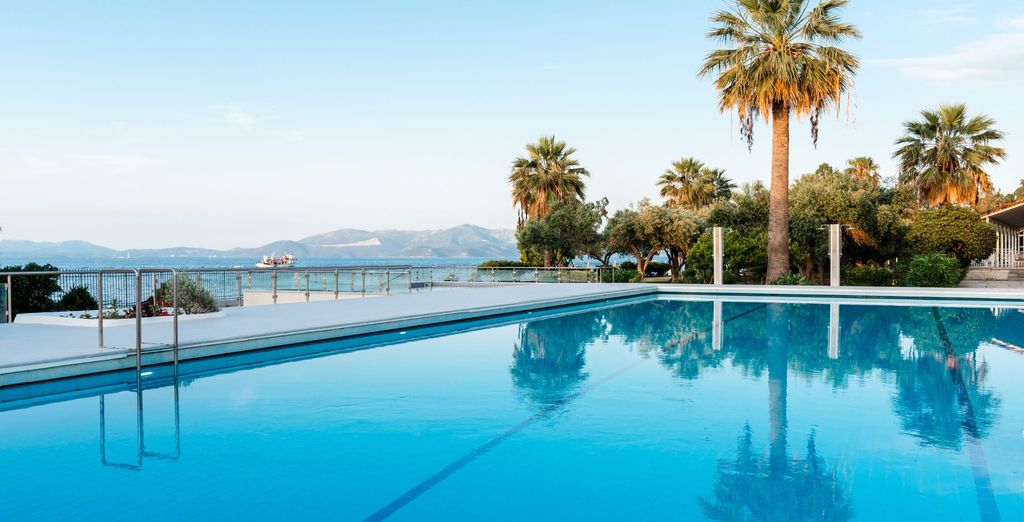 Reviews - Calamos Beach Hotel - Athens | Voyage Privé