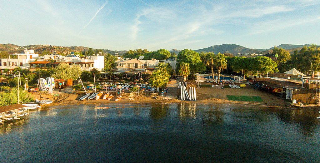 Neilson Seaside Beachclub - Ortakent - Up to 70% off | Voyage Privé